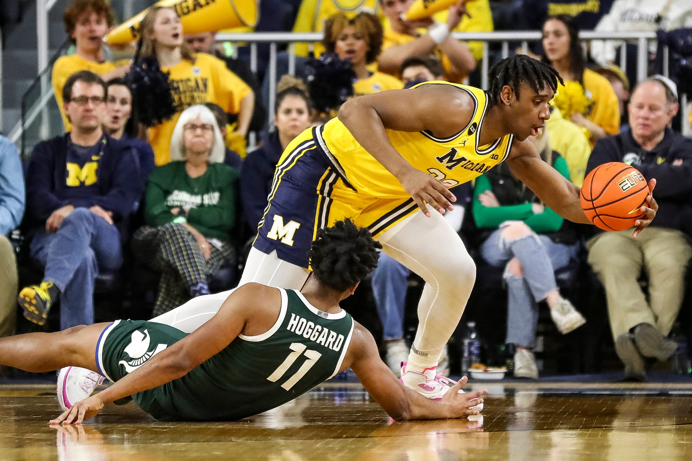 Michigan basketball tops Michigan State, 84-72, on emotional night