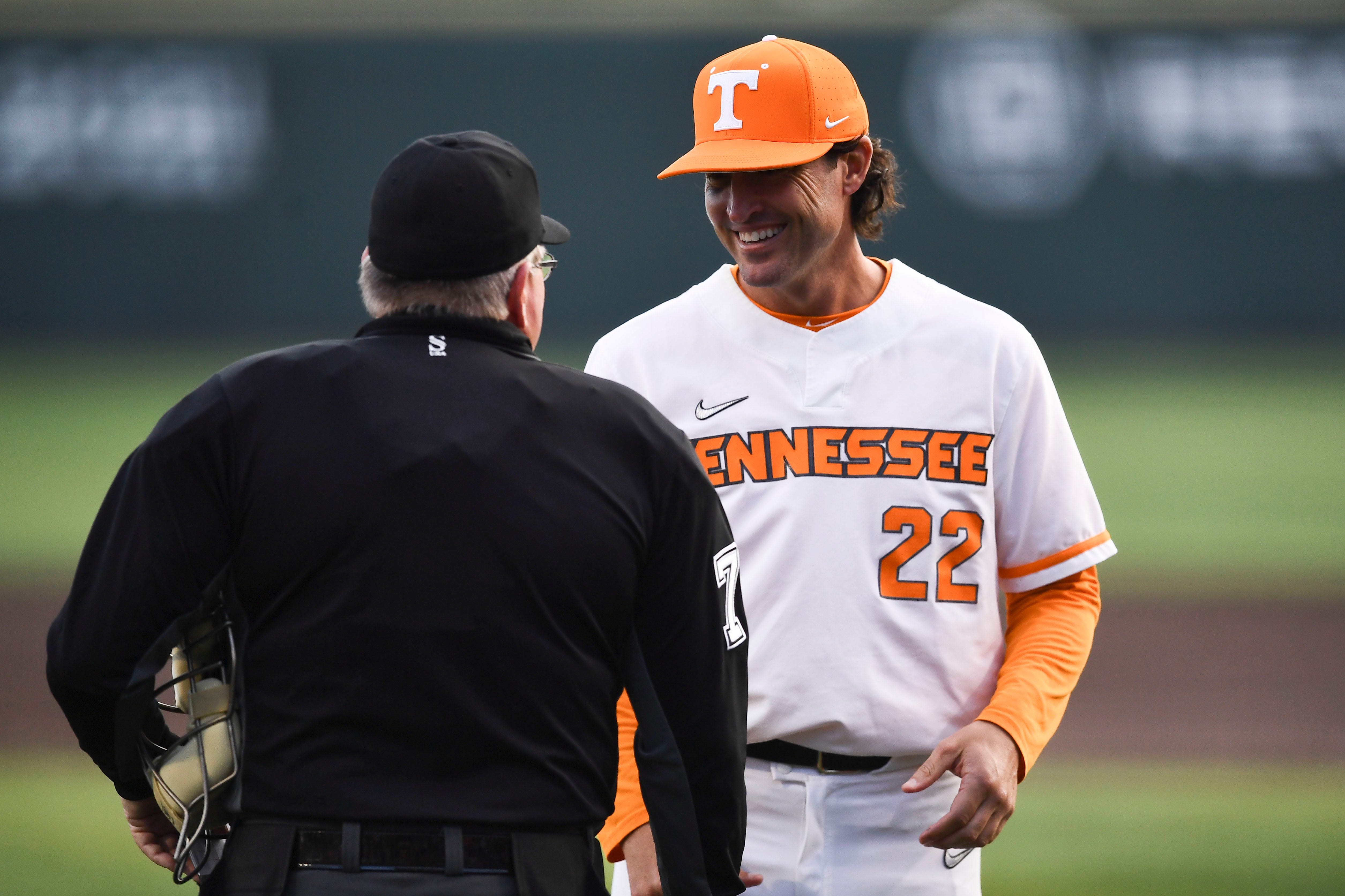 Tennessee suspends baseball coach Tony Vitello