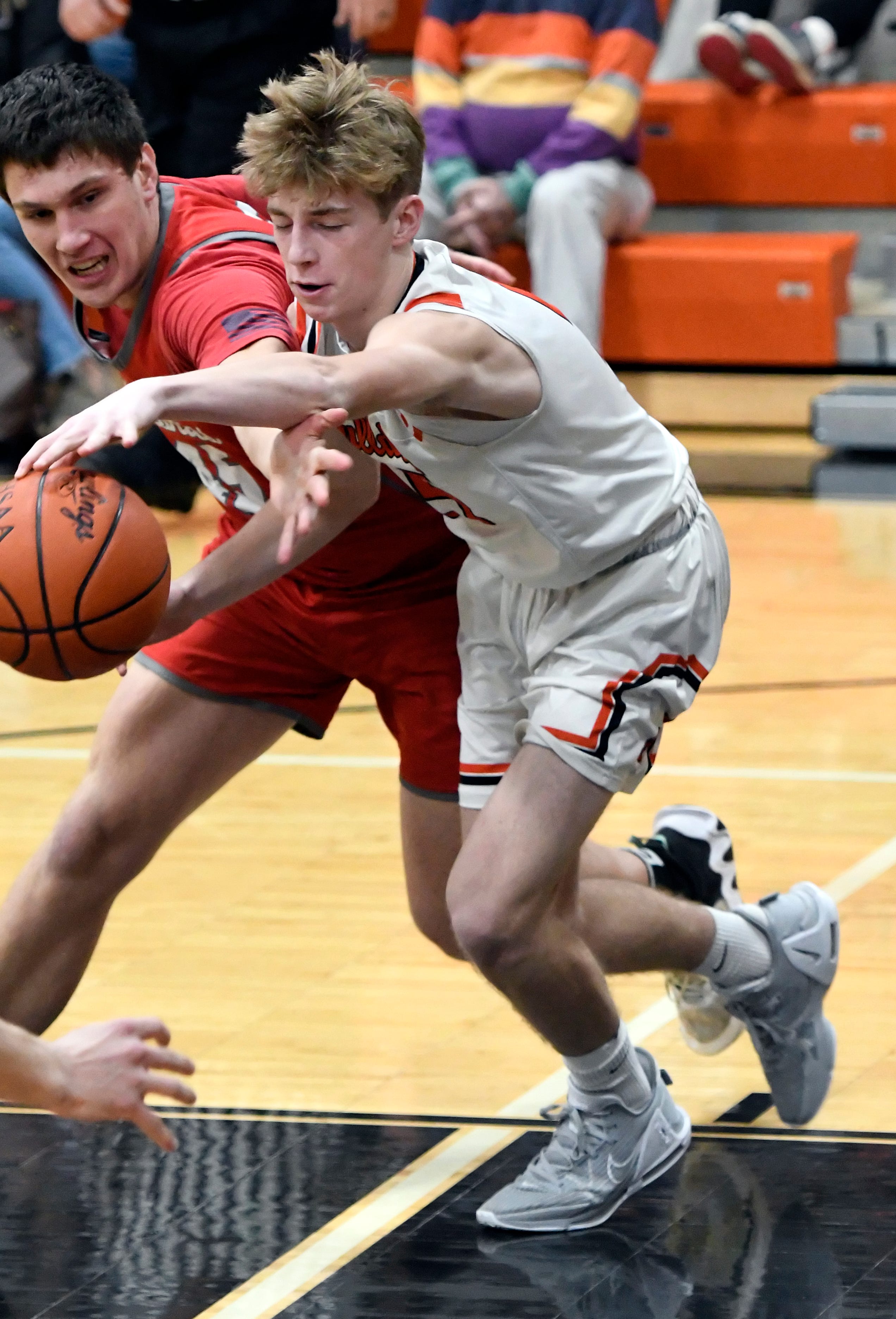 Boys Basketball: Braylon Wenger scores 40, Dalton beats Cardinal