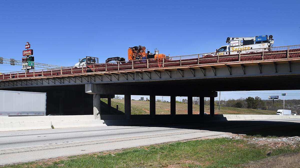 Construction work at the I-85 and Highway 290