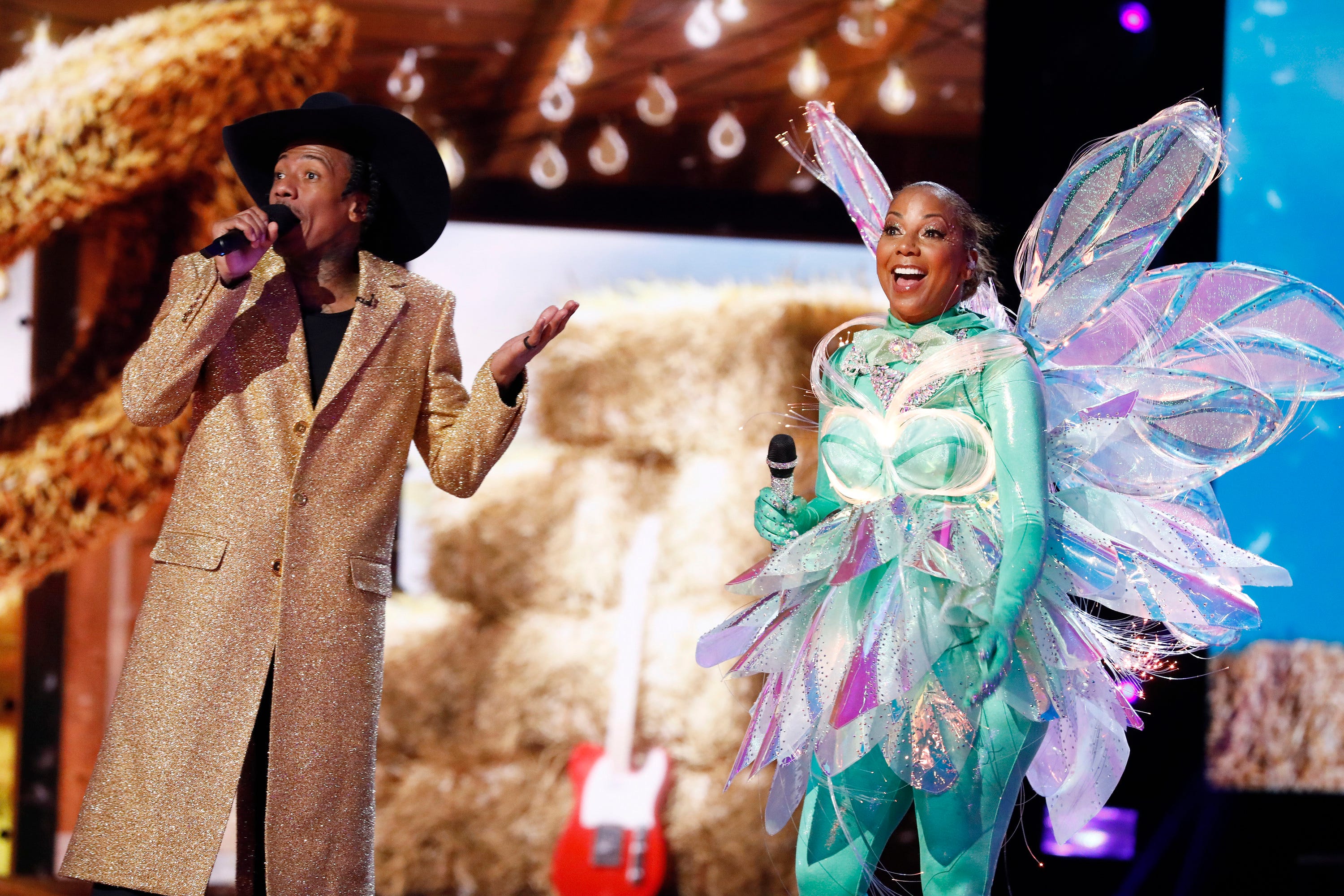 Holly Robinson Peete, WWE's Alexa Bliss appear on 'The Masked Singer'