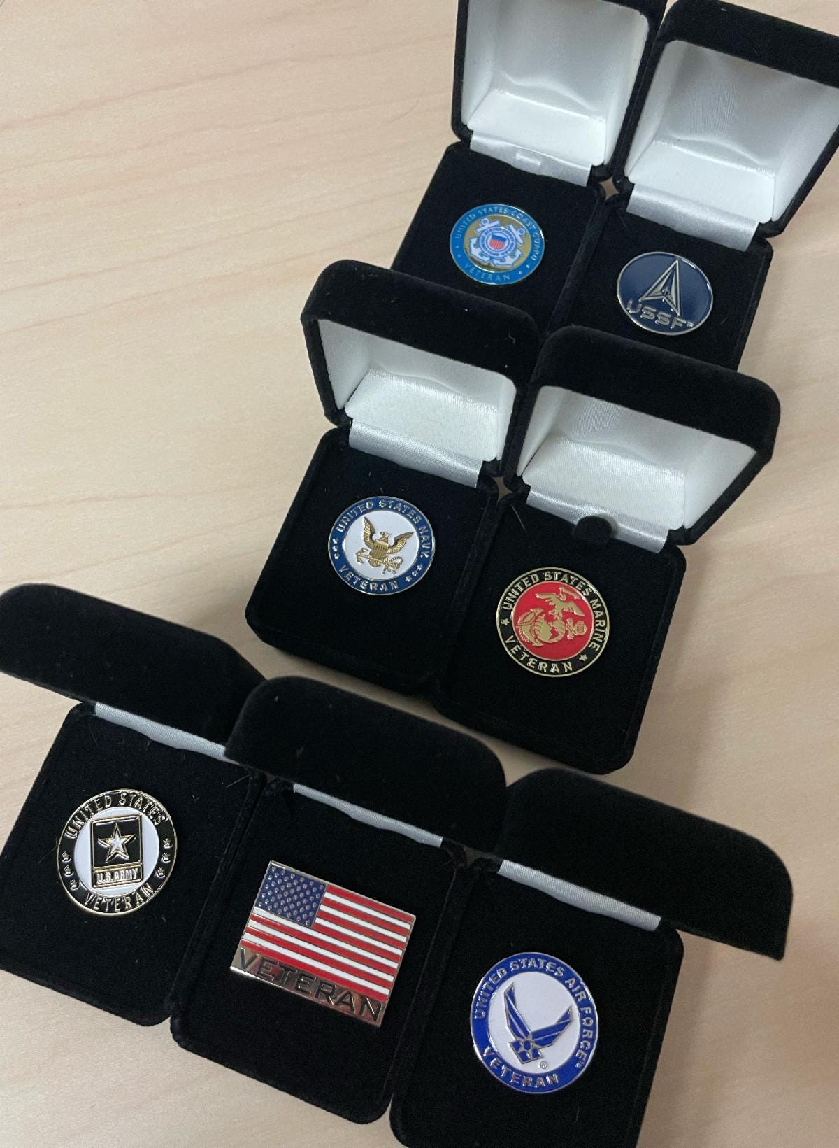 Sheriff's deputies don military pins to build trust with veterans
