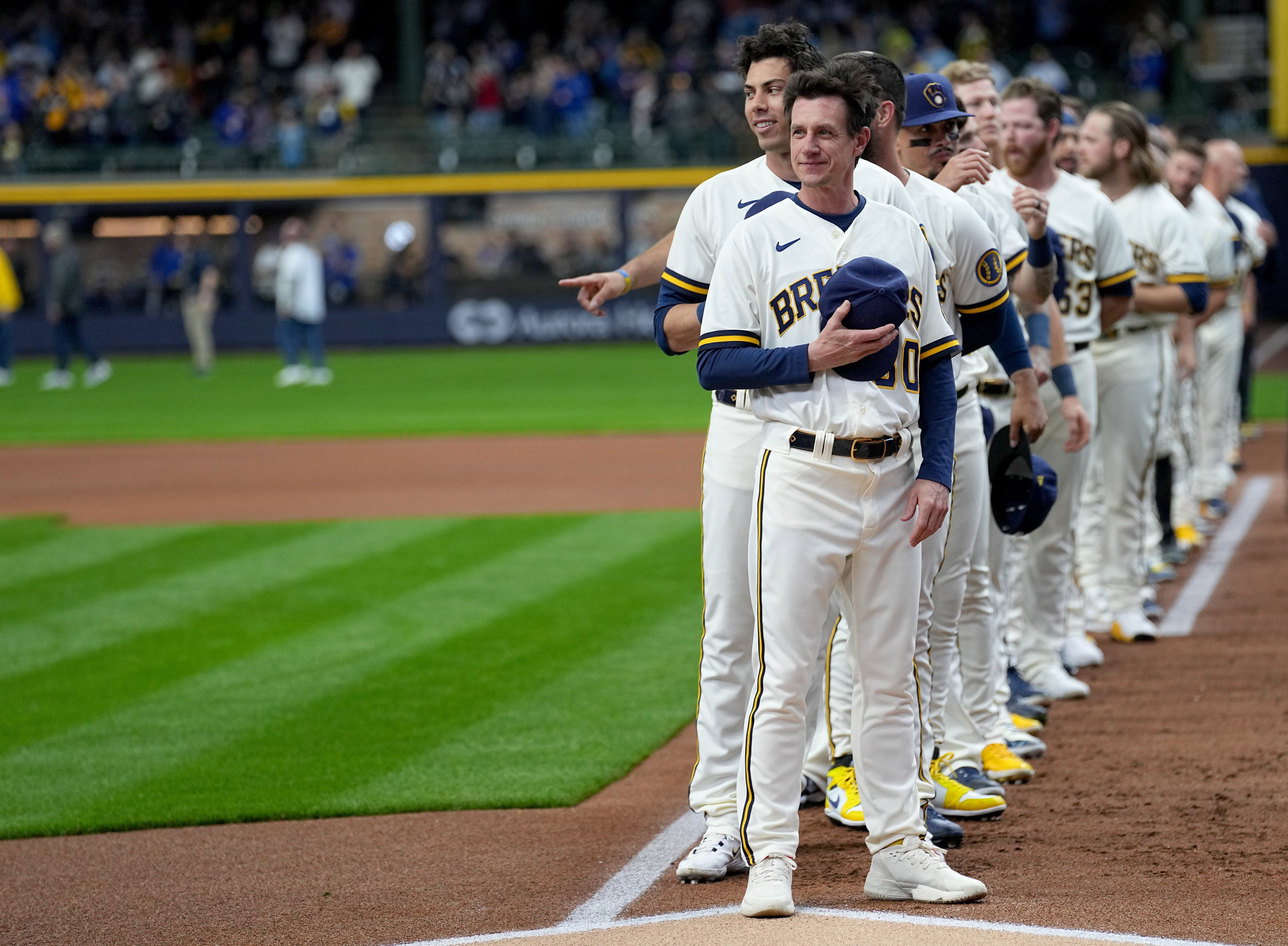 Craig Counsell sets Brewers record for most games as manager