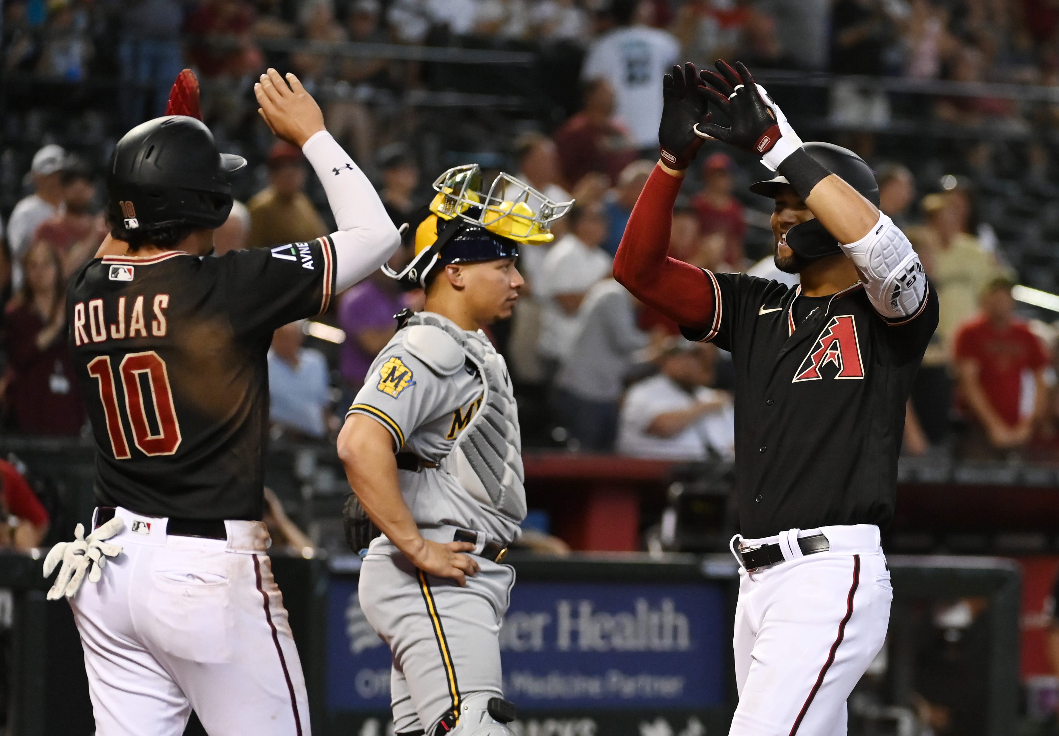 Janson Junk's debut with Brewers results in 7-3 loss to Diamondbacks