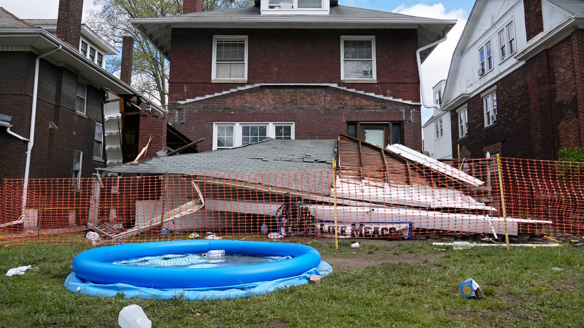 What we know about the roof collapse at house near Ohio State that ... What we know about the roof collapse at house near Ohio State that ...