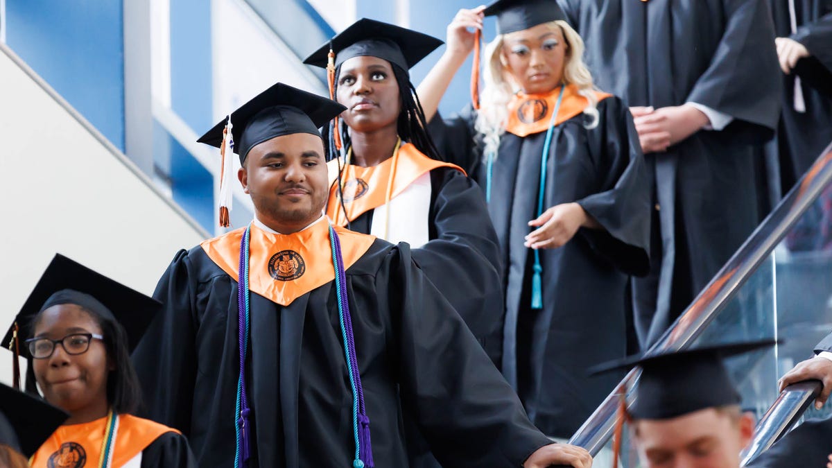 PHOTOS: South View High School commencement ceremony
